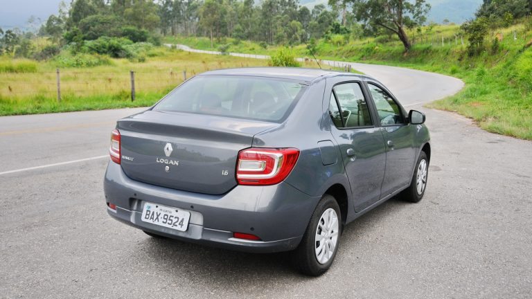 LOGAN EXPRESSION 1,6 SCe, NO USO (COM VÍDEO) – Autoentusiastas