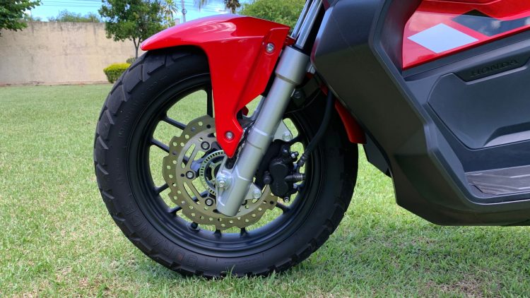 HONDA ADV 150 NO USO – UM SCOOTER QUE TAMBÉM GOSTA DE TERRA ...