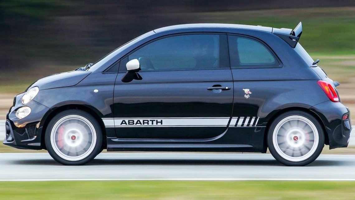 ABARTH 695 ESSEESSE, O ESCORPIÃO MAIS FEROZ – Autoentusiastas