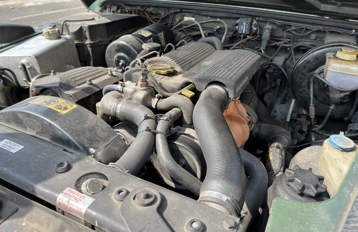 LAND ROVER DEFENDER DE ÚNICO DONO COM 500.000 km E MUITA HISTÓRIA (COM ...