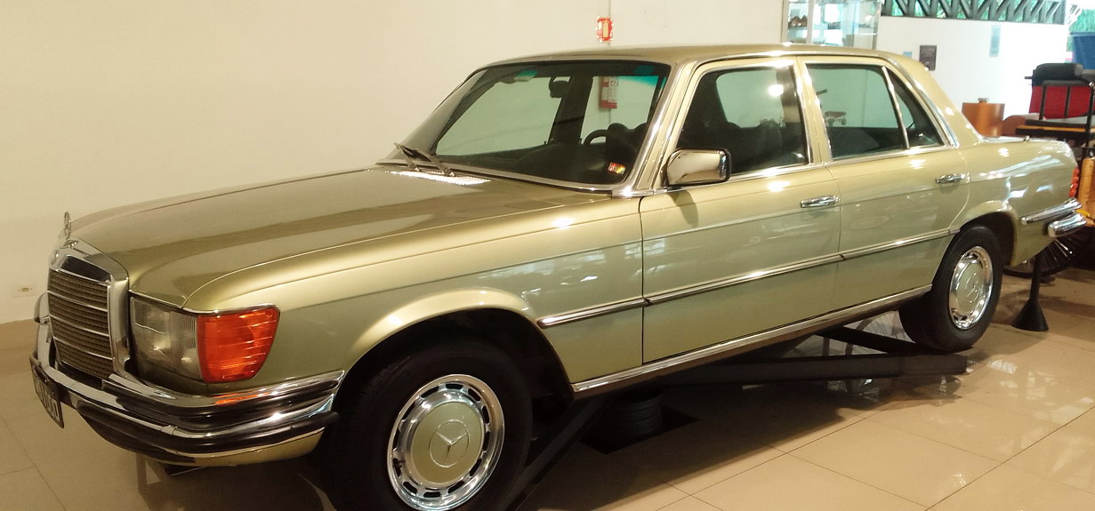 PELÉ E O SEU CARRO, SOB O MESMO TETO – Autoentusiastas