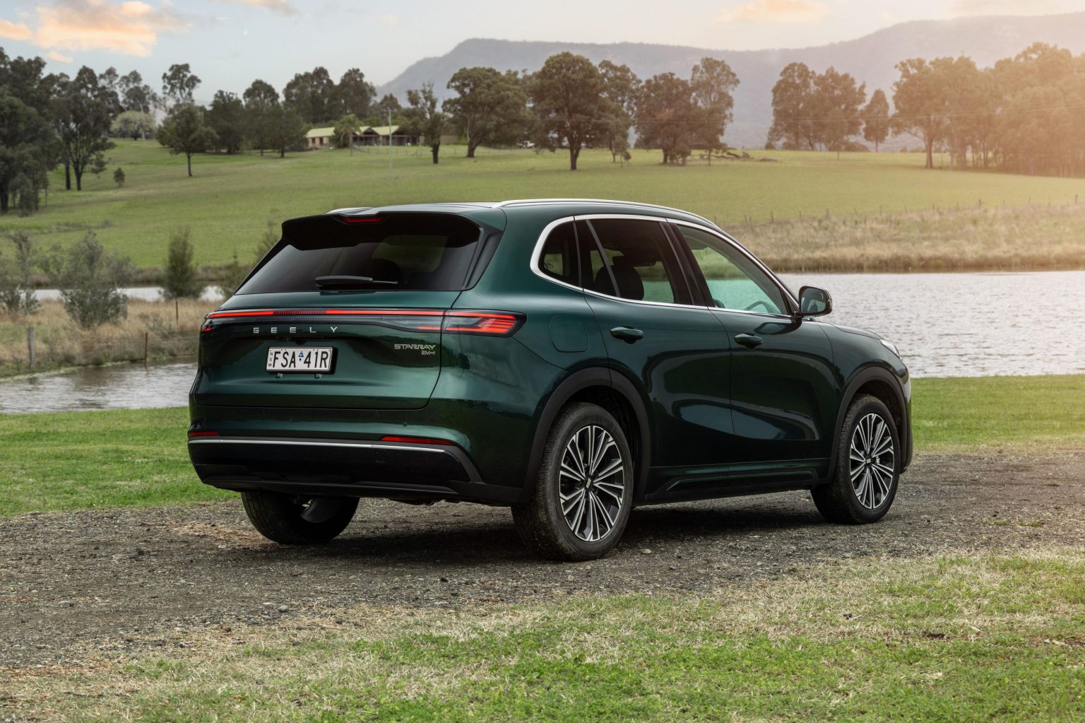 GEELY LANÇA NA AUSTRÁLIA O STARRAY EM-I, SUVE PHEV COM ALCANCE DE 943 ...