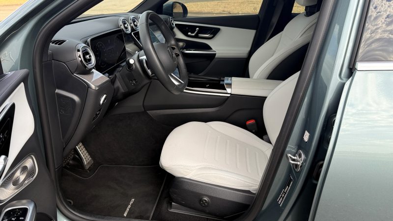 MERCEDES-BENZ GLC 300 COUPÉ AMG LINE TRAZ ESPORTIVIDADE, LUXO E ...